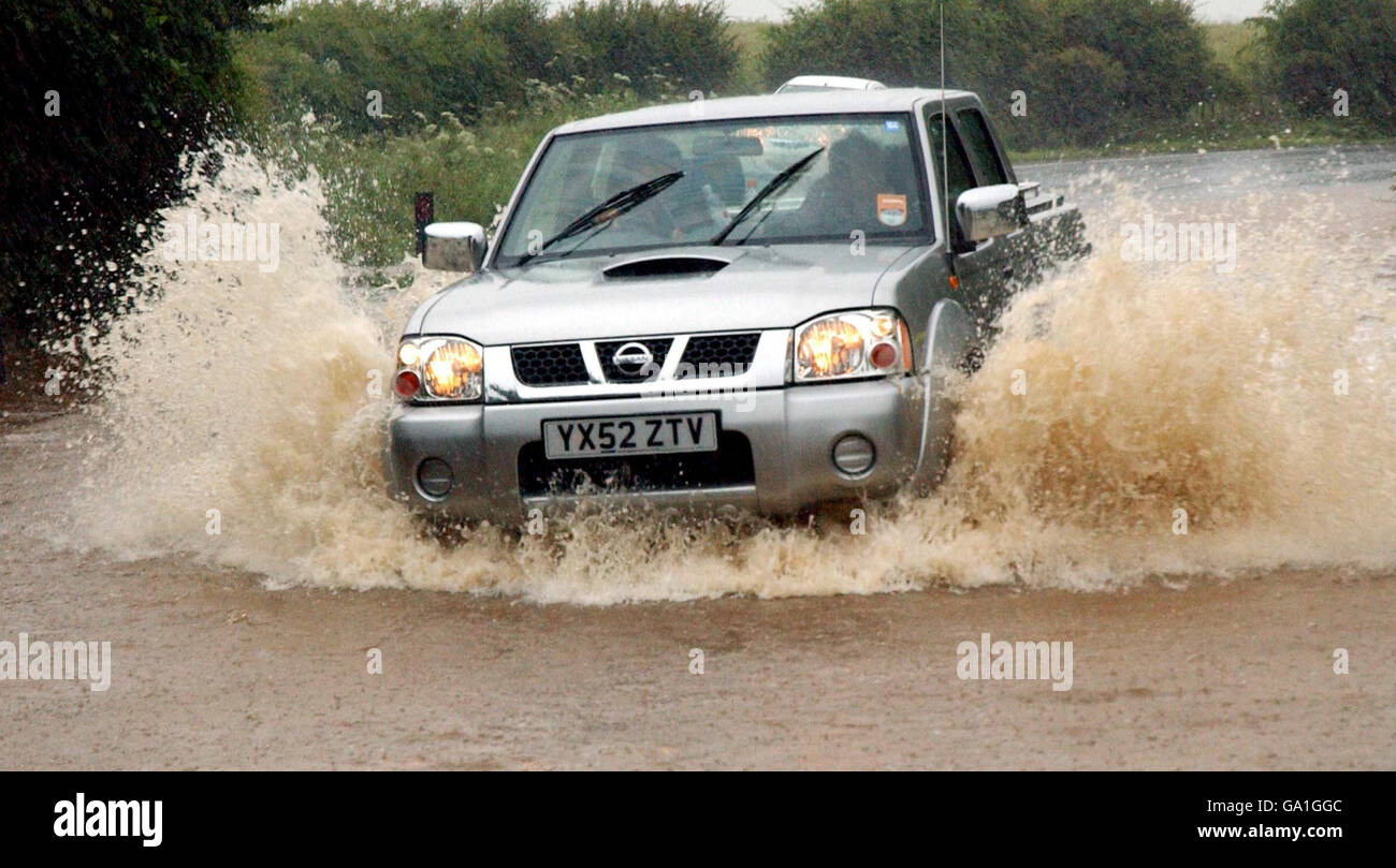 Torrential rain looms hi-res stock photography and images - Alamy