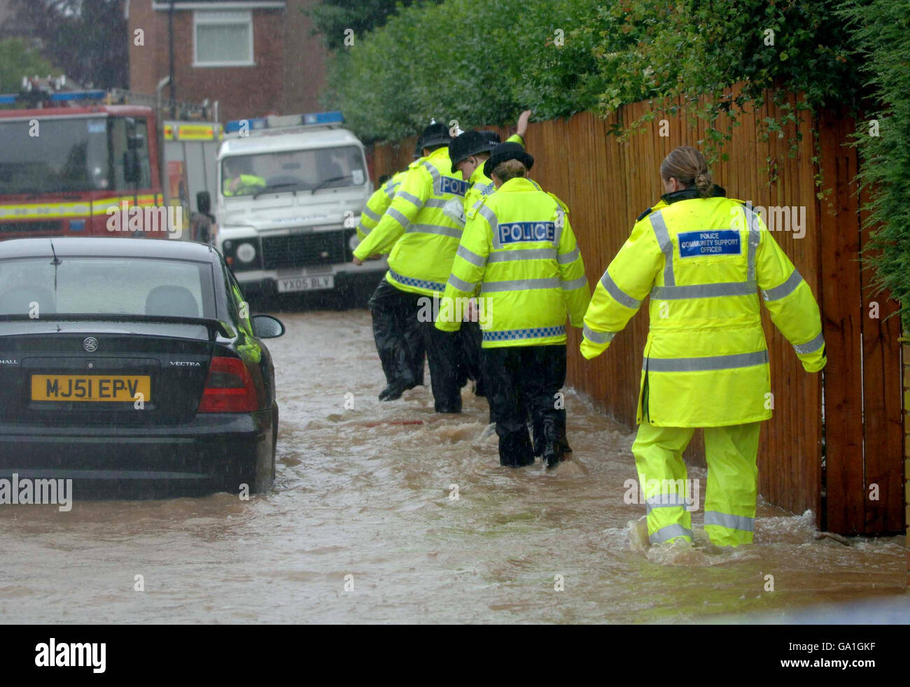 Water flooding manhole hi-res stock photography and images - Alamy