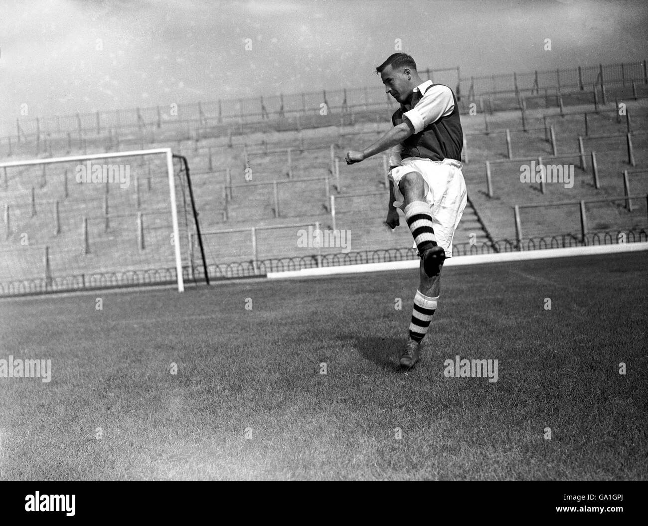 Reg lewis hi-res stock photography and images - Alamy