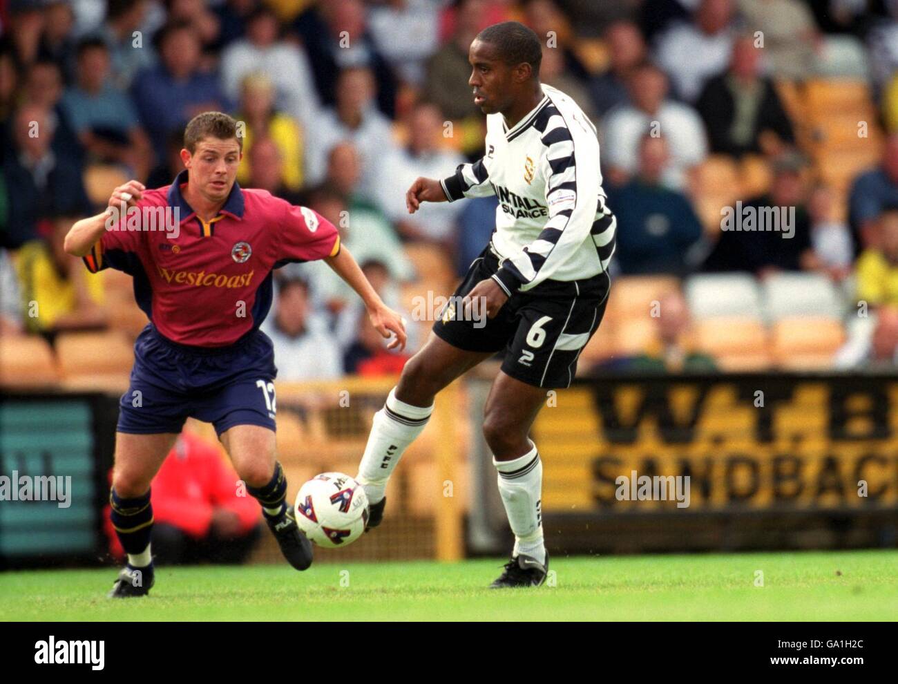 Readings jamie cureton closes down port vales sagi burton hi-res stock ...