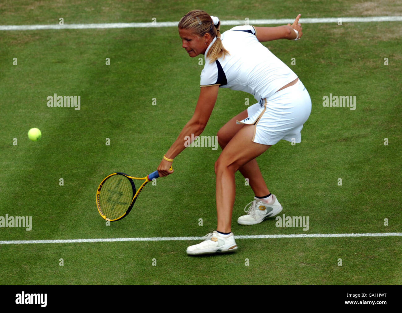 Melinda czink in action against ana ivanovic hi-res stock photography ...