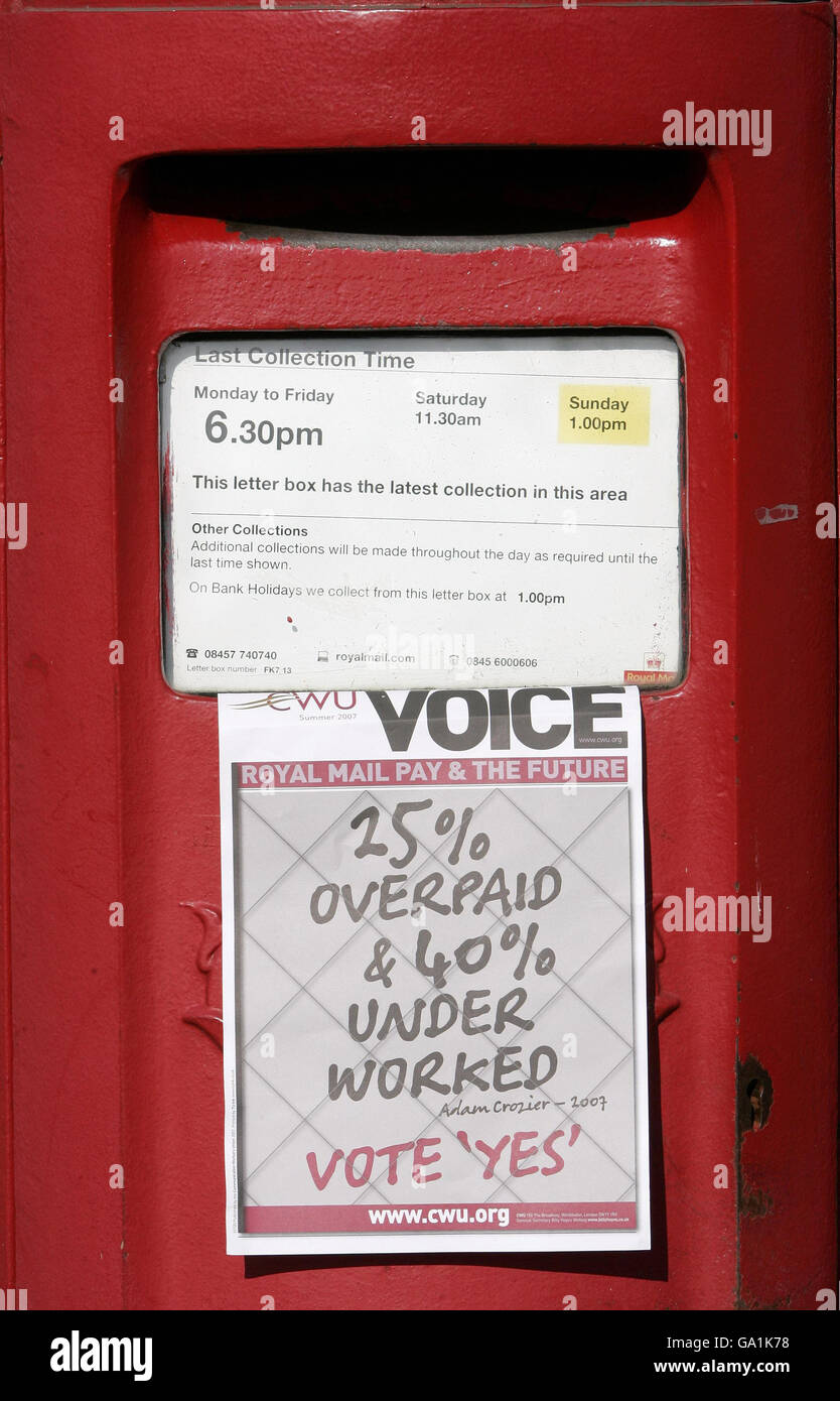 Leaflet post box close up england mangrk hi-res stock photography and ...