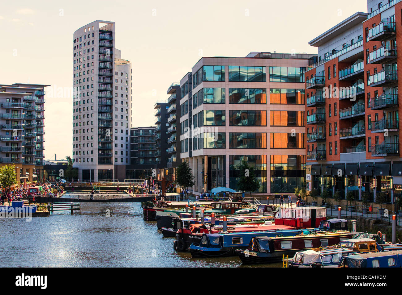 Leeds dock hi-res stock photography and images - Alamy