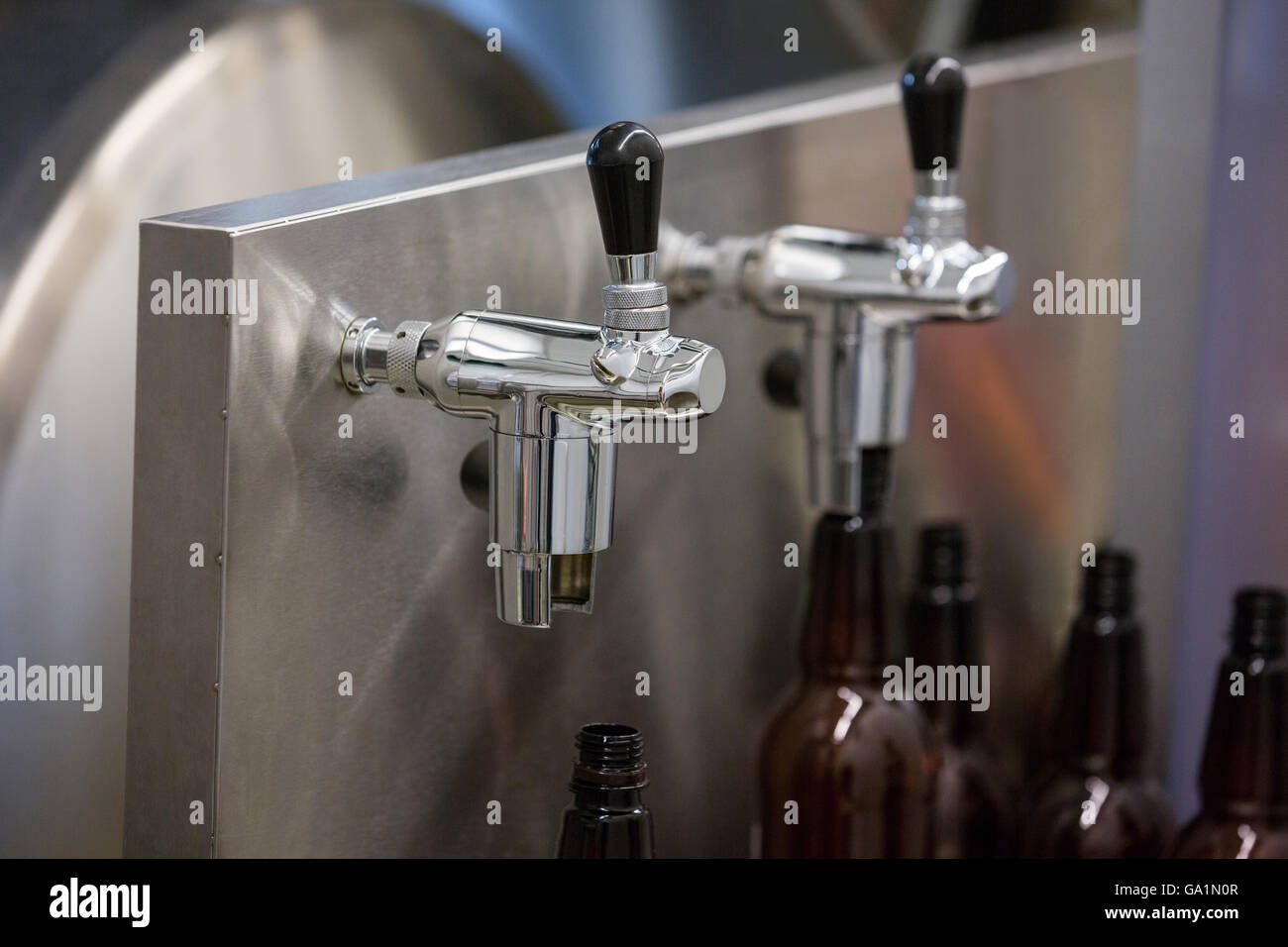 Beer pump handle hi-res stock photography and images - Alamy