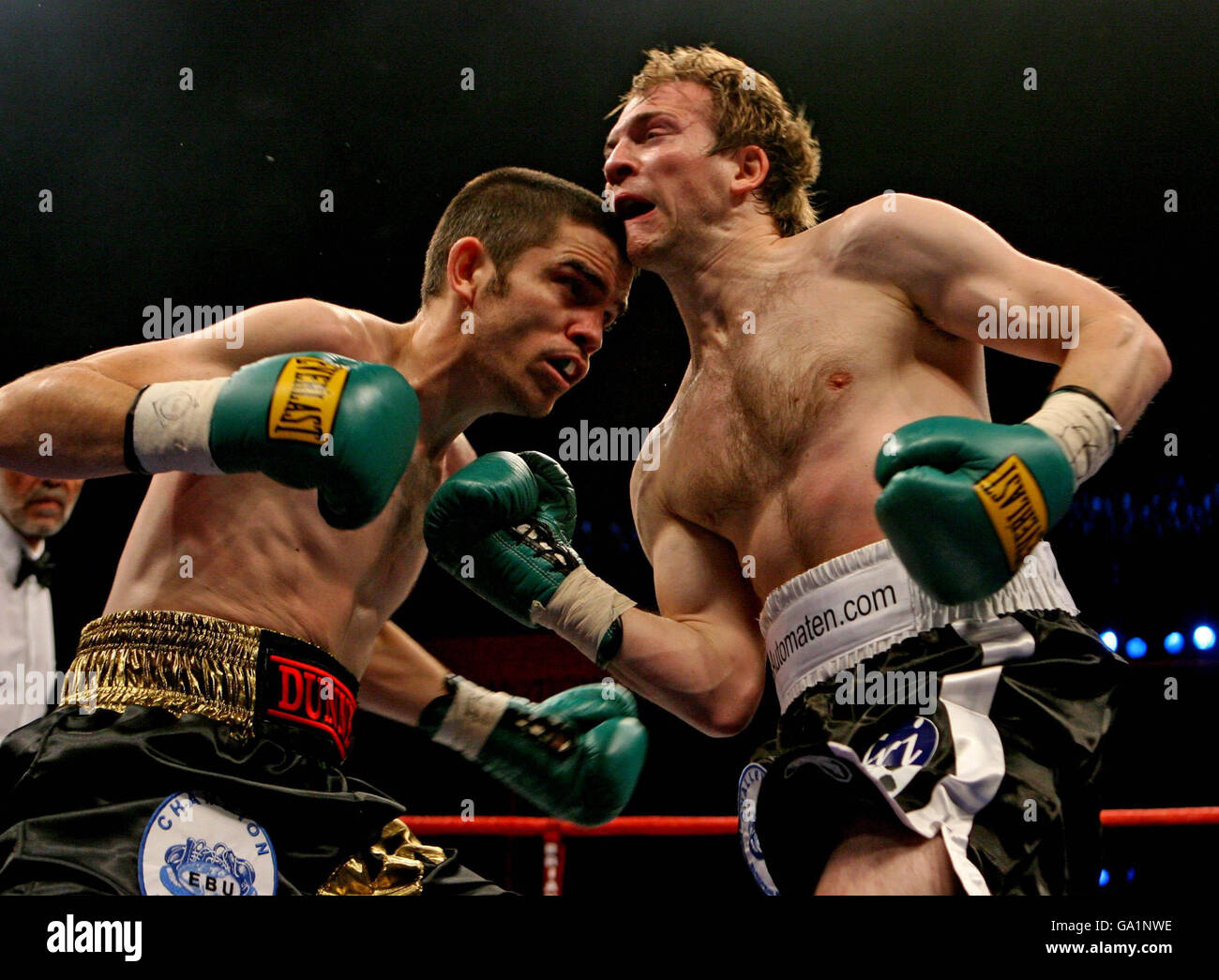 Boxing - European Super-Bantamweight Title - Bernard Dunne v Reidar ...