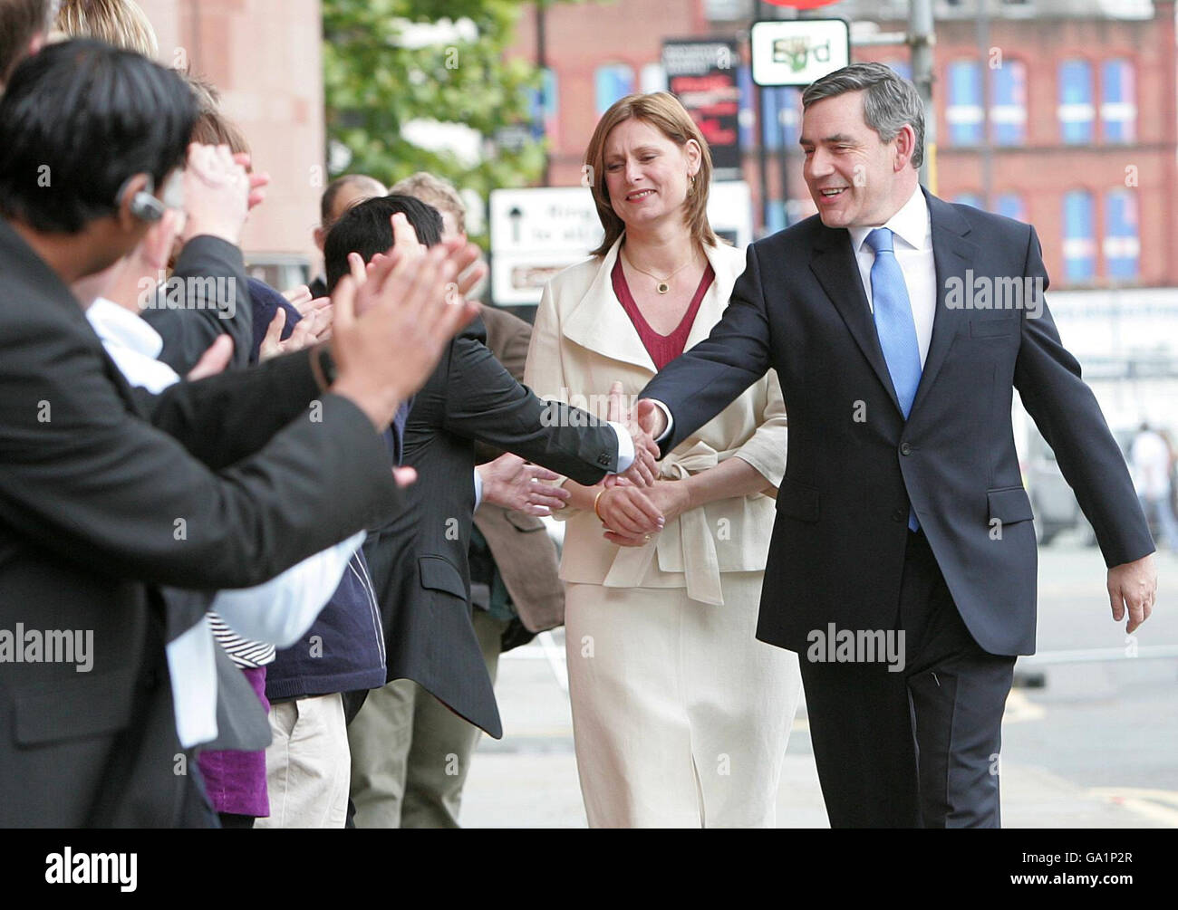 Politics shaking hands clapping hi-res stock photography and images - Alamy