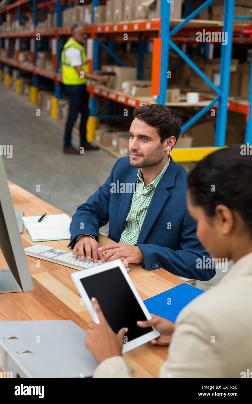 Focus computer hi-res stock photography and images - Alamy