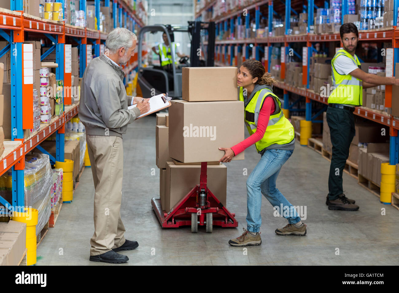 Heavy cardboard hi-res stock photography and images - Alamy