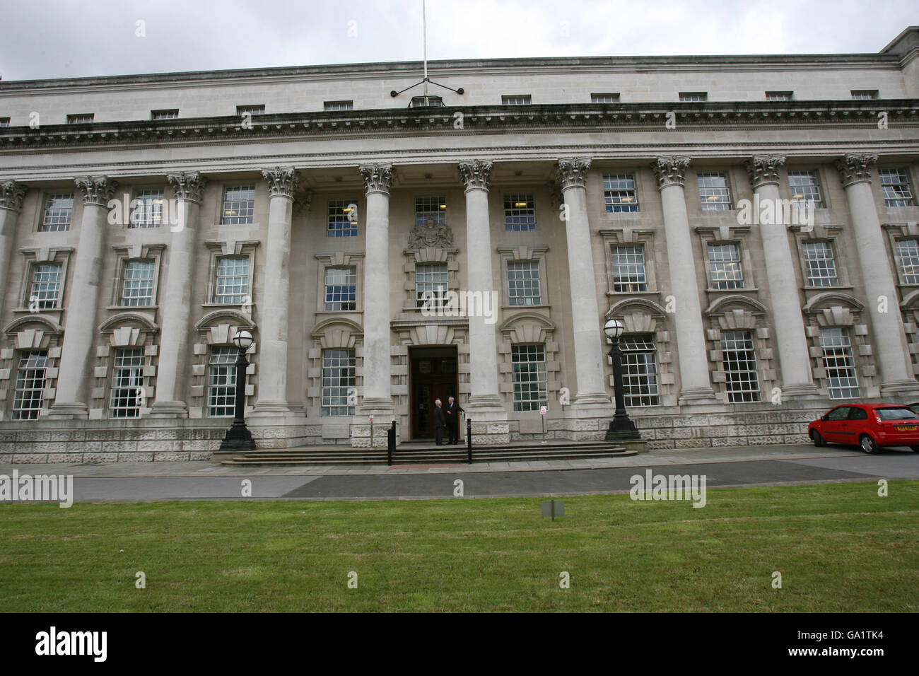 Court building in belfast hi-res stock photography and images - Alamy