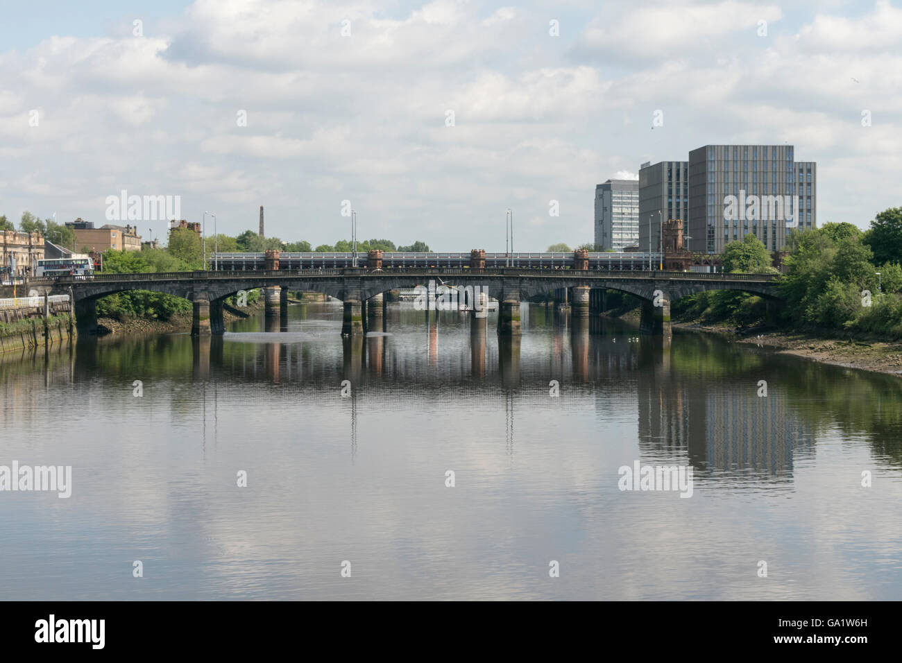 Victoria bridge glasgow hi-res stock photography and images - Alamy