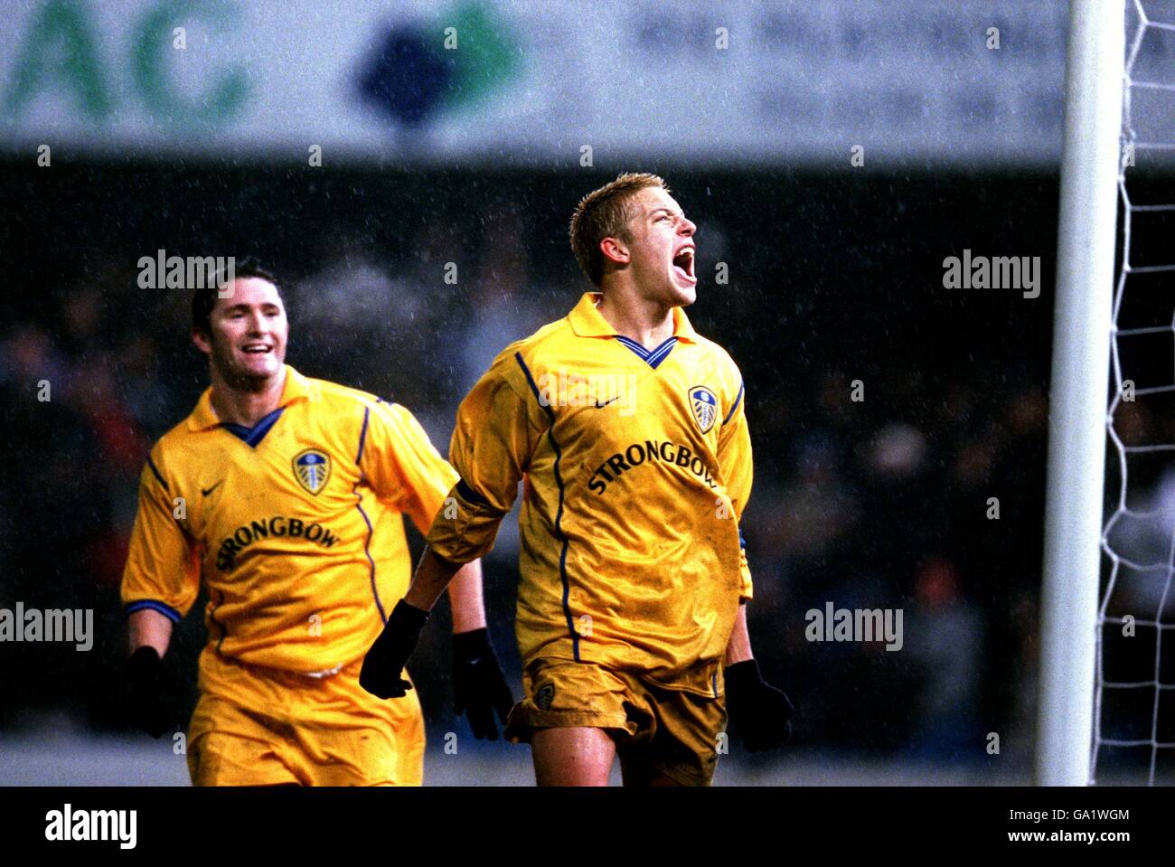 Leeds united alan smith celebrates his winning goal hi-res stock ...