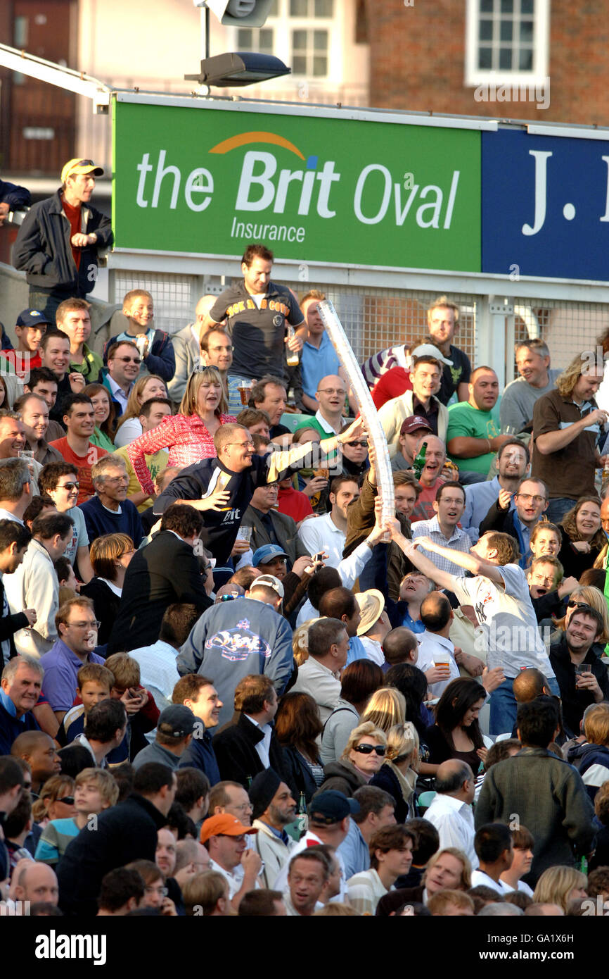 Cricket kent 2007 twenty 20 cup hi-res stock photography and images - Alamy