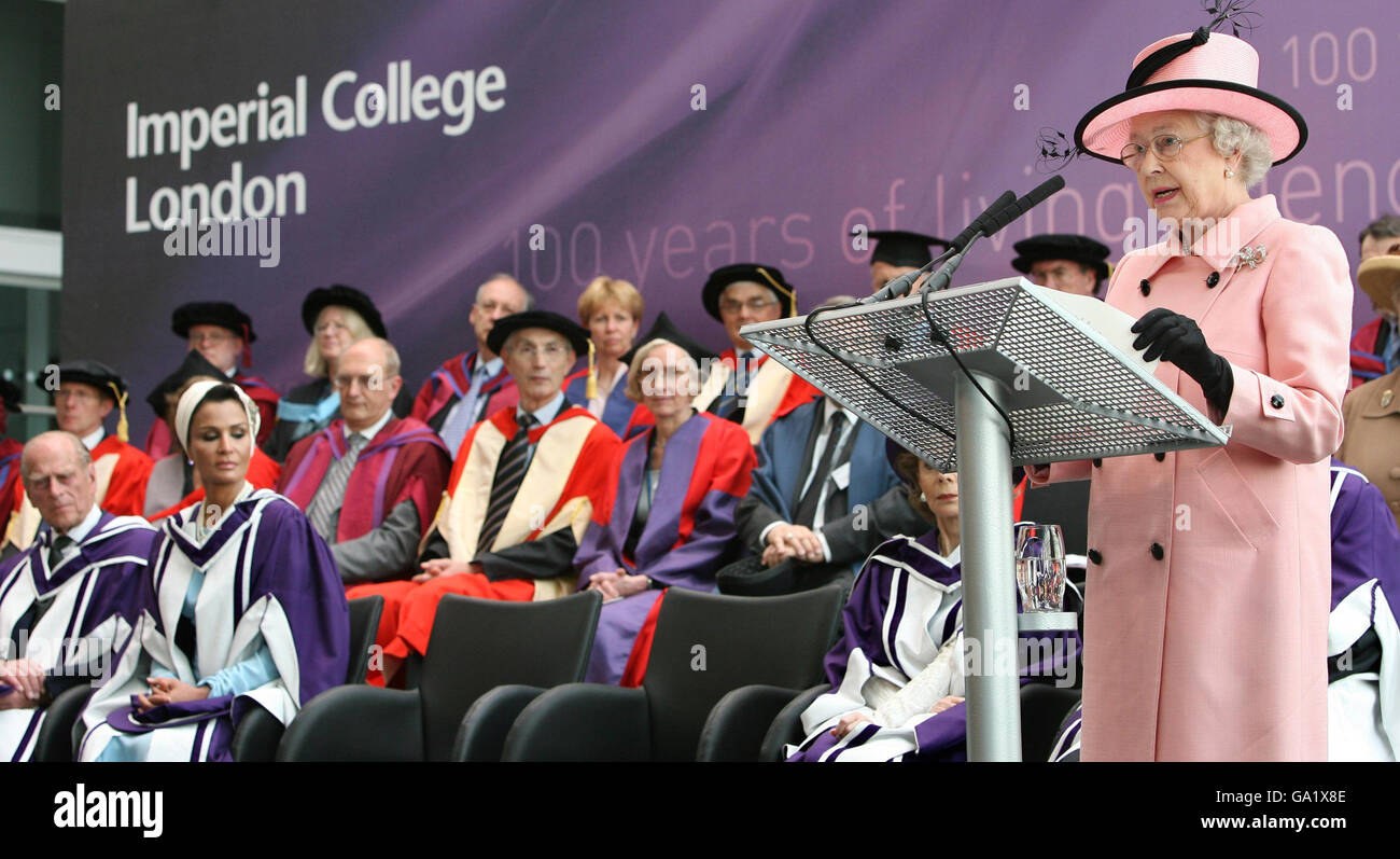 Imperial college graduation hi-res stock photography and images - Alamy