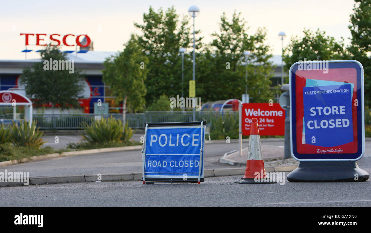 Tesco Closed High Resolution Stock Photography and Images - Alamy