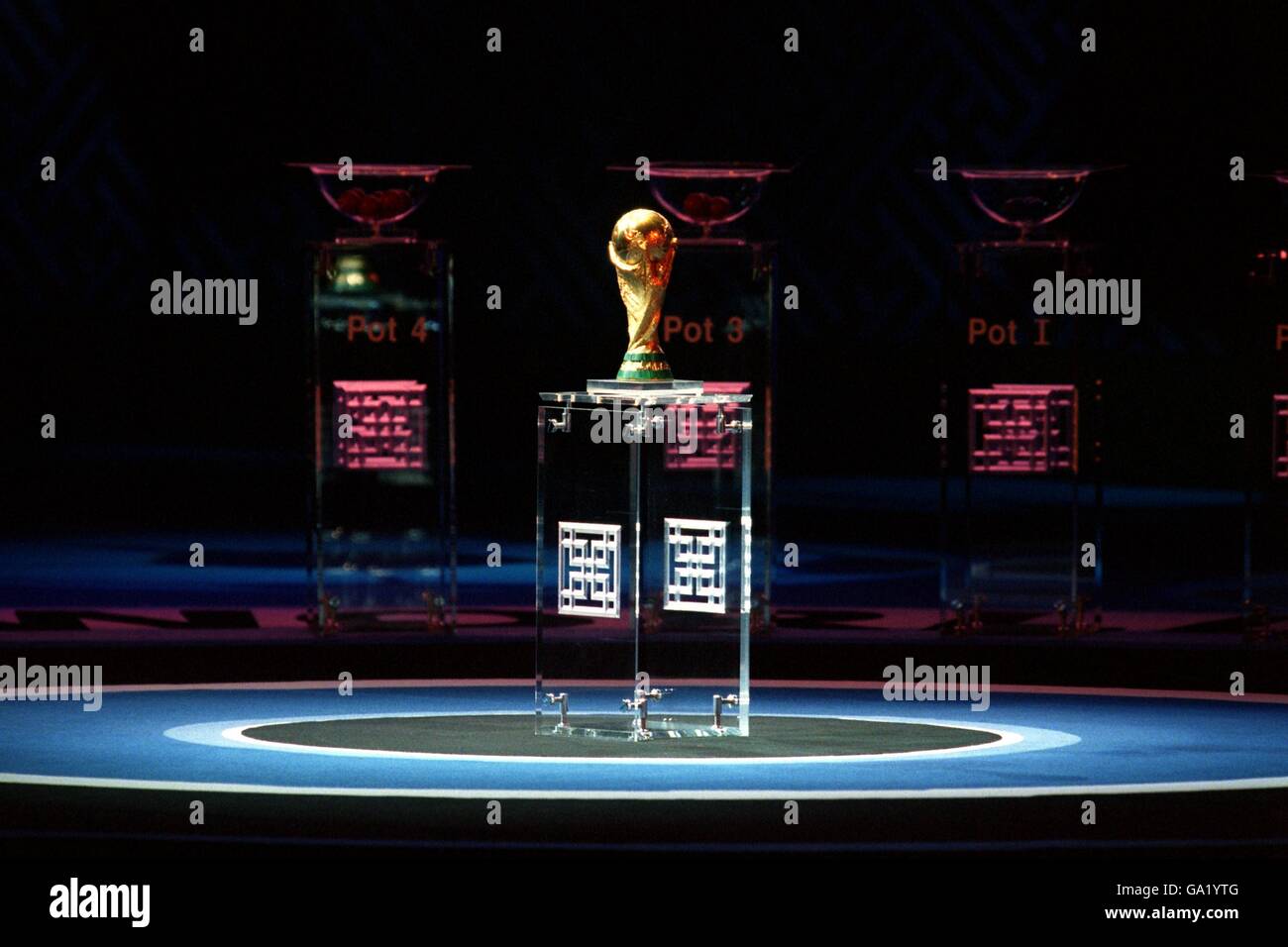 Fifa world cup 2002 trophy hi-res stock photography and images - Alamy