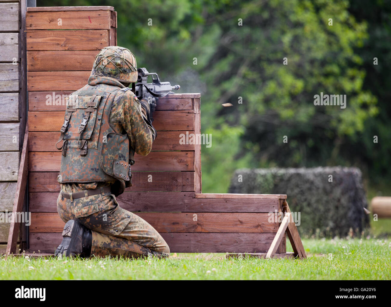 G36 rifle soldier hi-res stock photography and images - Alamy