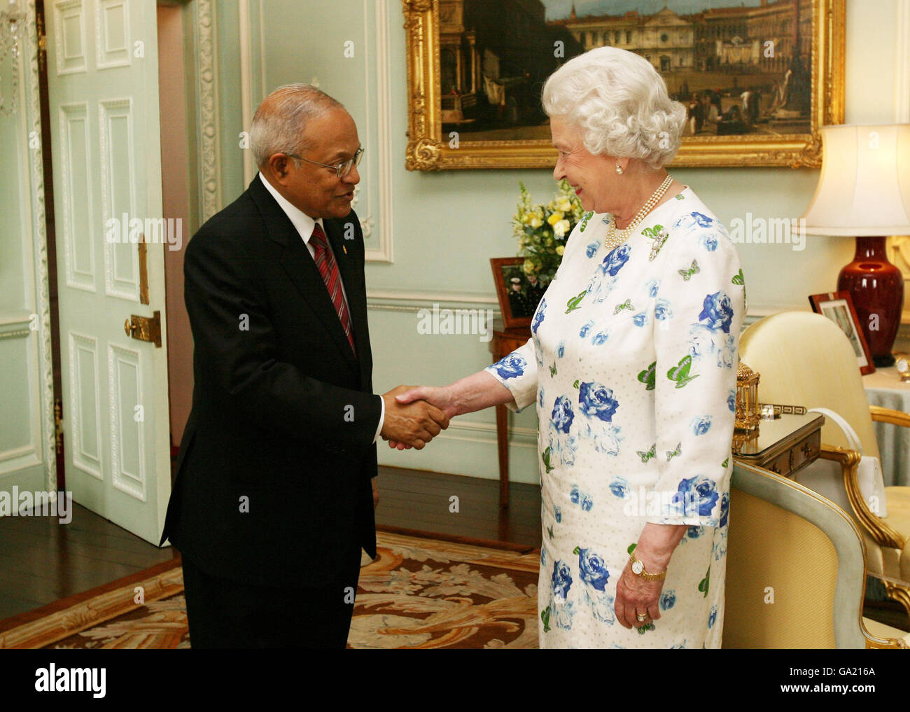 Queen Elizabeth II receives the President of the Maldives, Maumoon ...