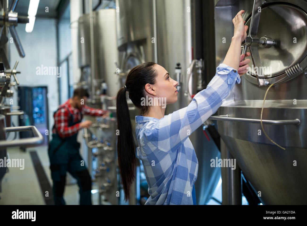 Female brewery worker hi-res stock photography and images - Alamy
