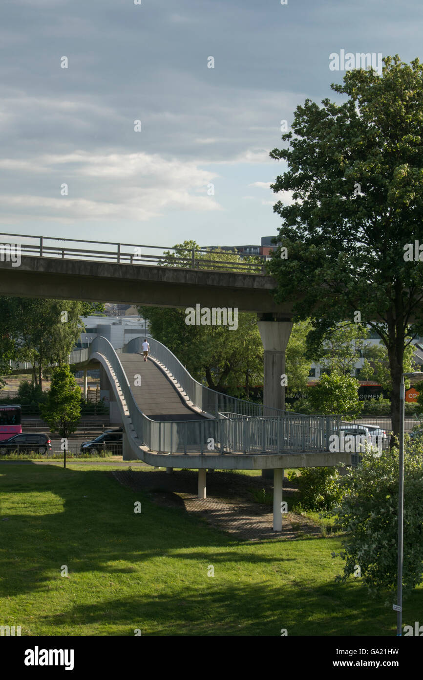 Walkway Over Road Stock Photos & Walkway Over Road Stock Images - Alamy
