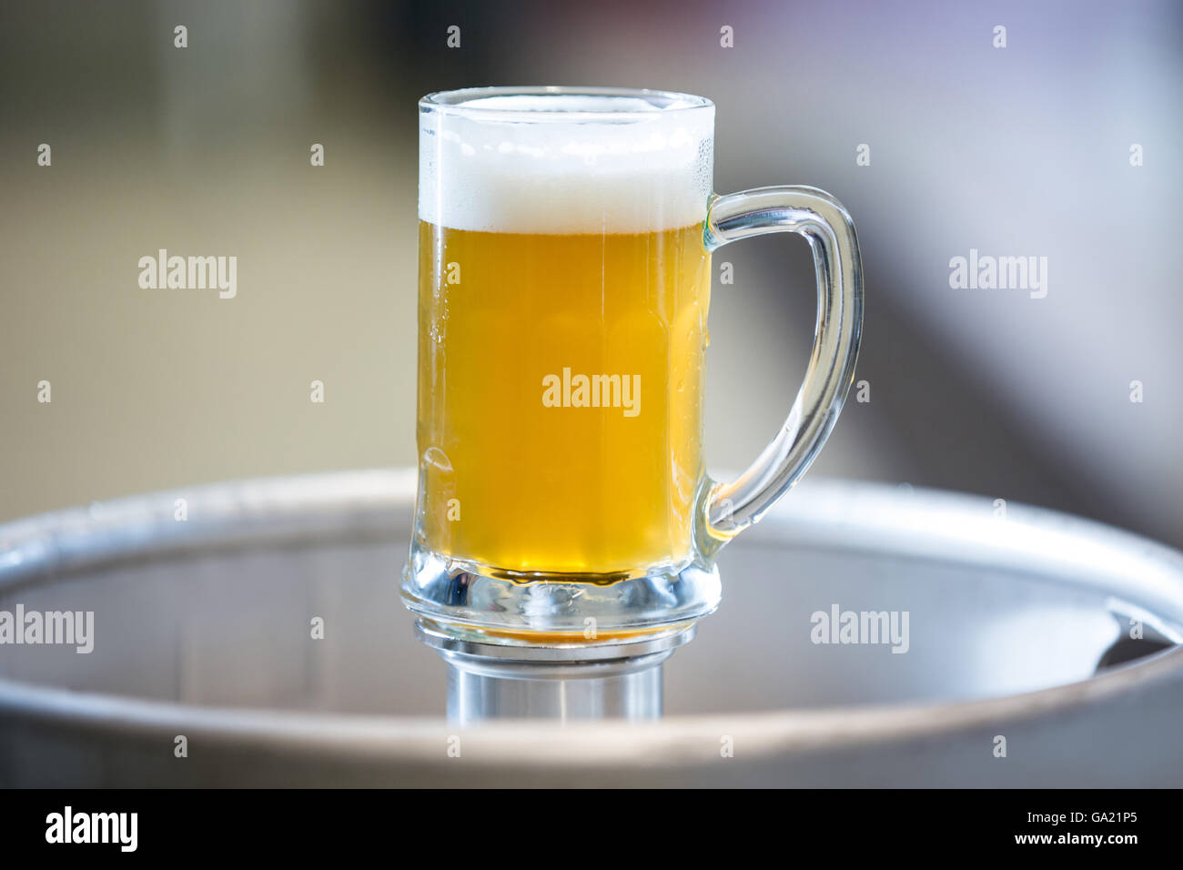 Pint container hi-res stock photography and images - Alamy