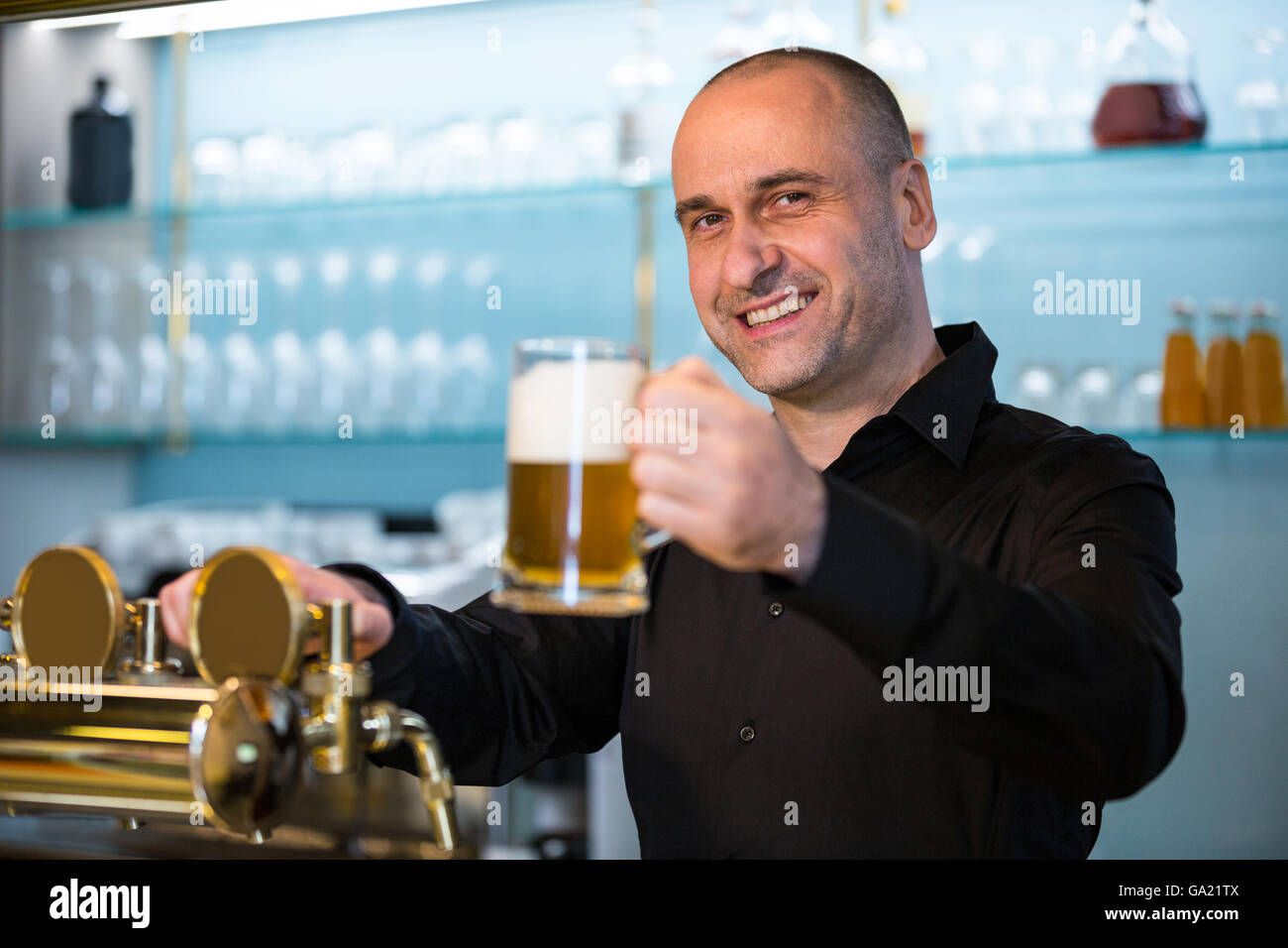 Portrait bar hi-res stock photography and images - Alamy