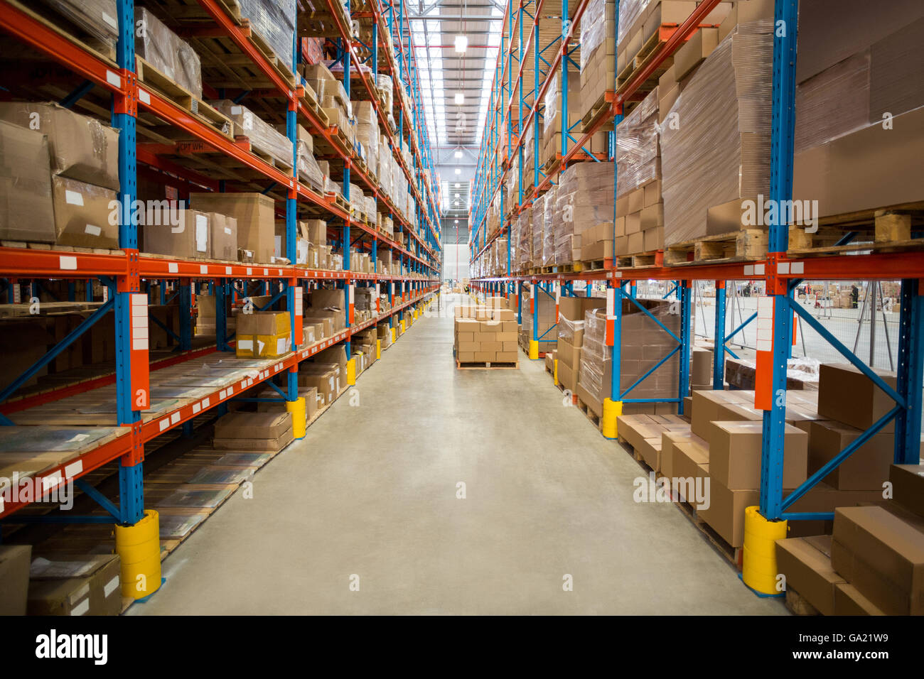 View of tidy cardboard box Stock Photo - Alamy