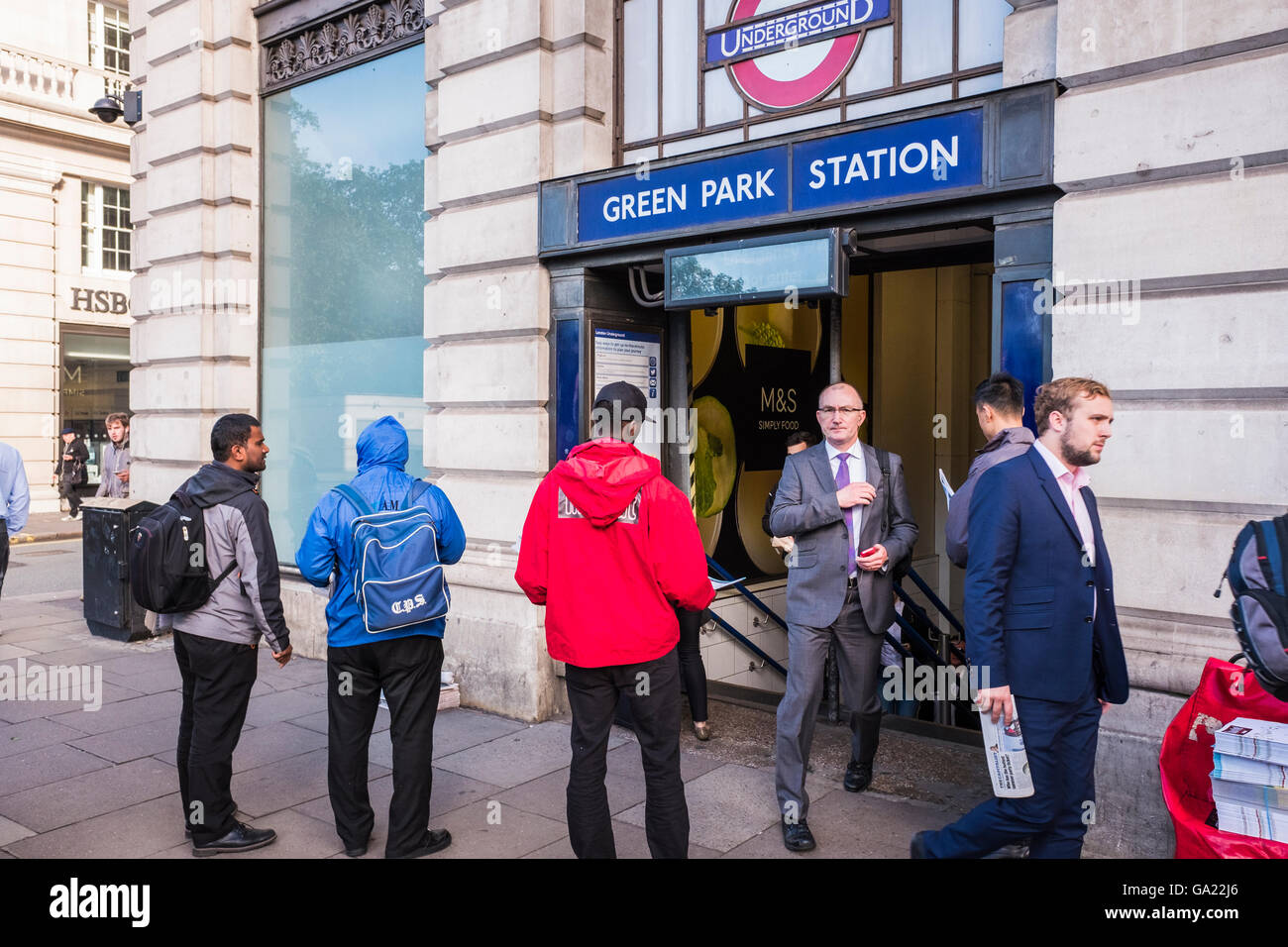 Free paper distributors, Piccadilly, London, England, U.K Stock Photo ...