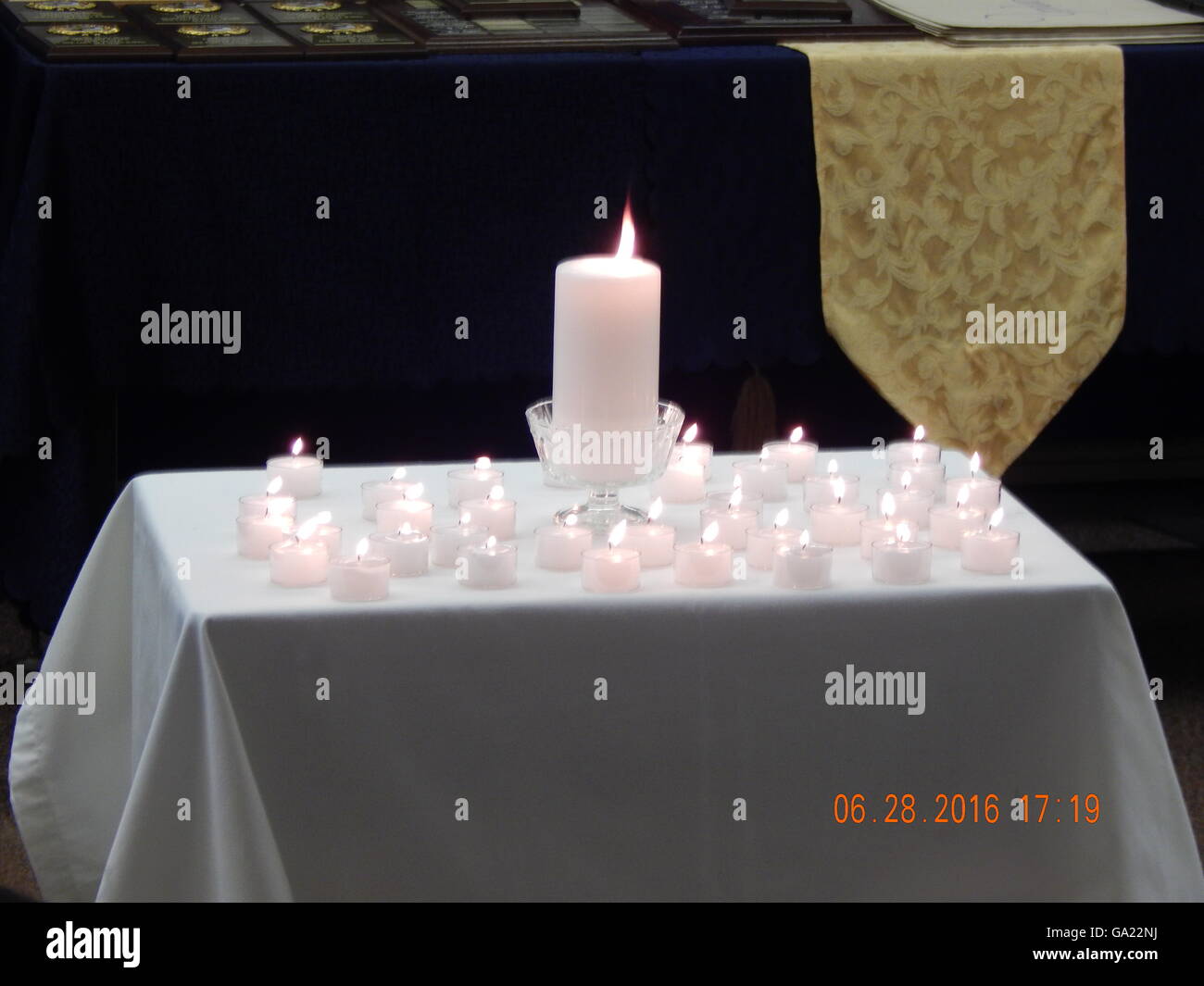 Table candles hi-res stock photography and images - Alamy