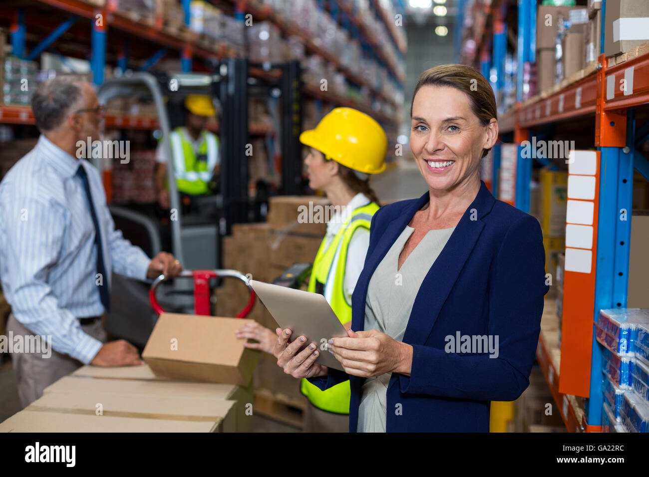 Business woman standing hi-res stock photography and images - Alamy