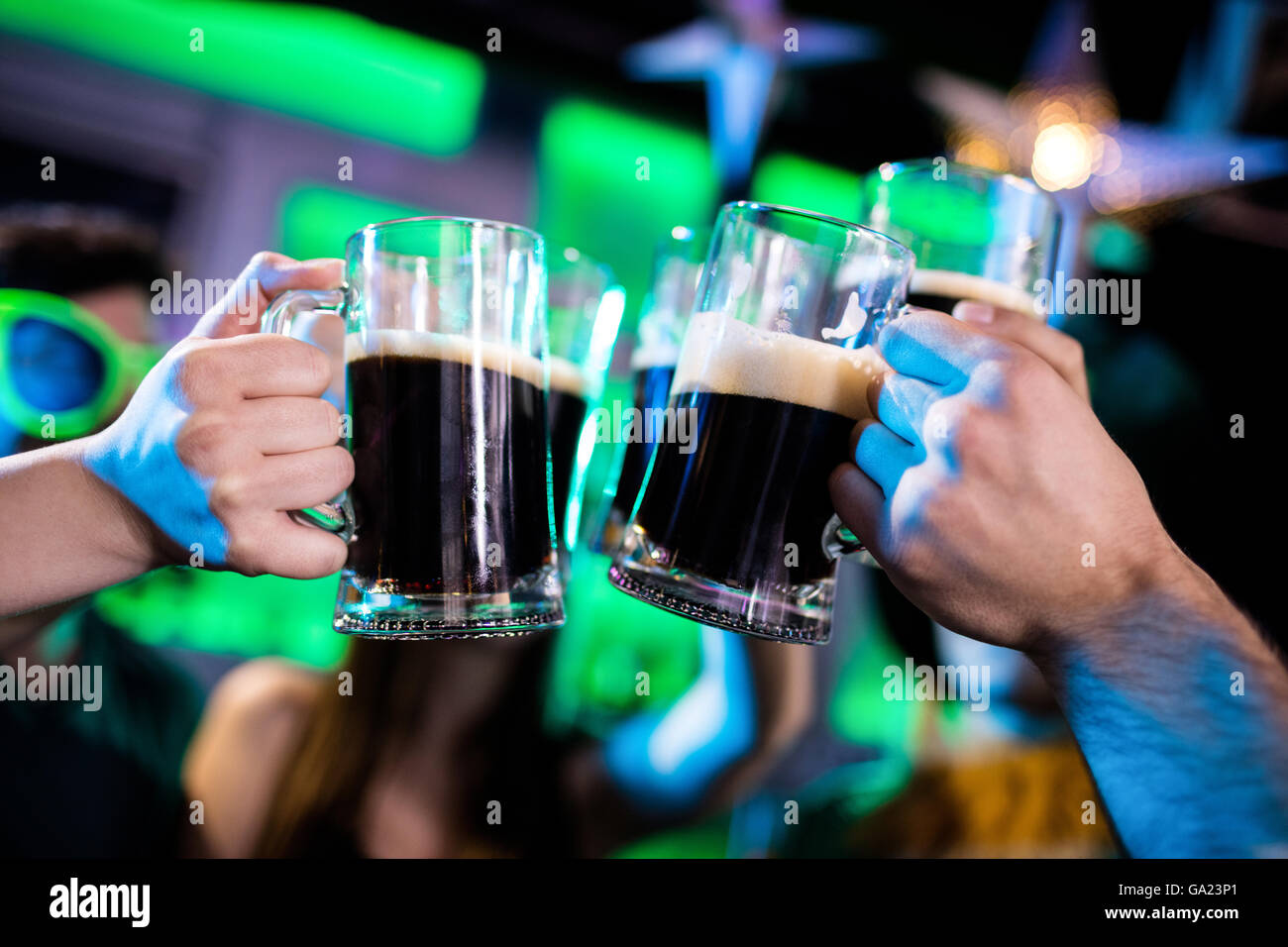 Toasting beer mugs hi-res stock photography and images - Alamy