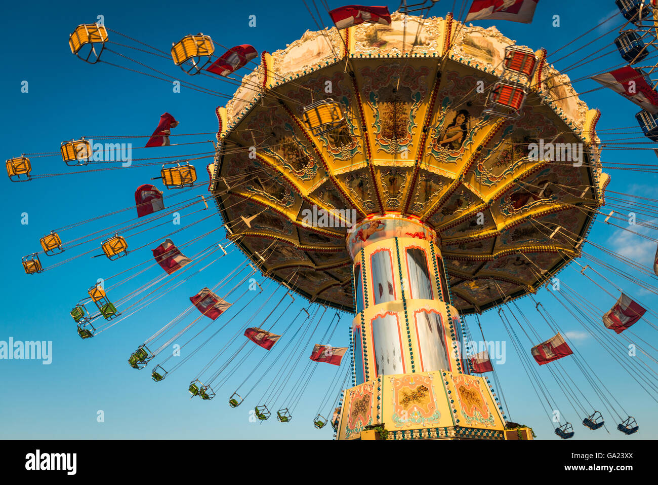 Spinning amusement park ride hi-res stock photography and images - Alamy