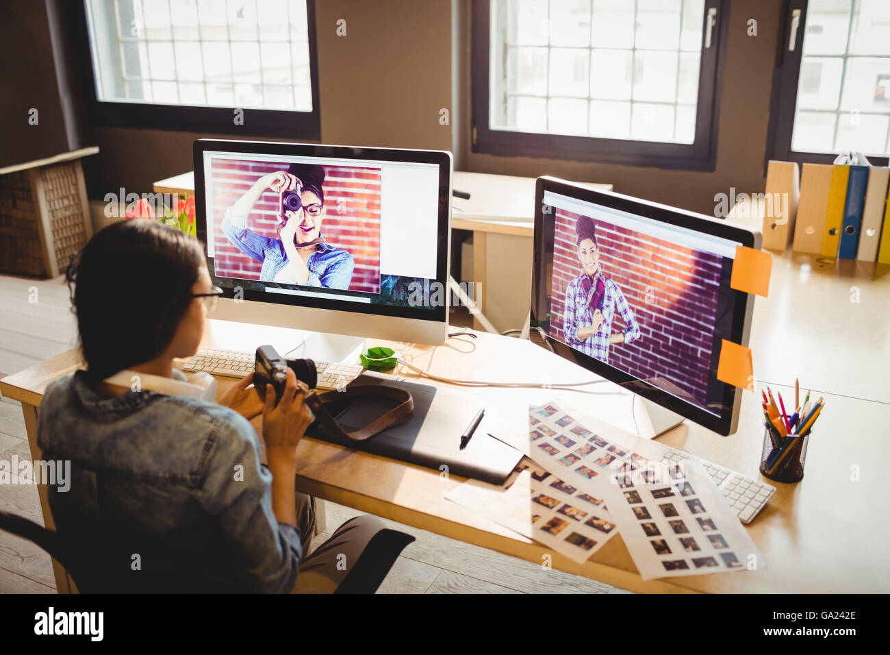Graphic designer holding pen hi-res stock photography and images - Alamy