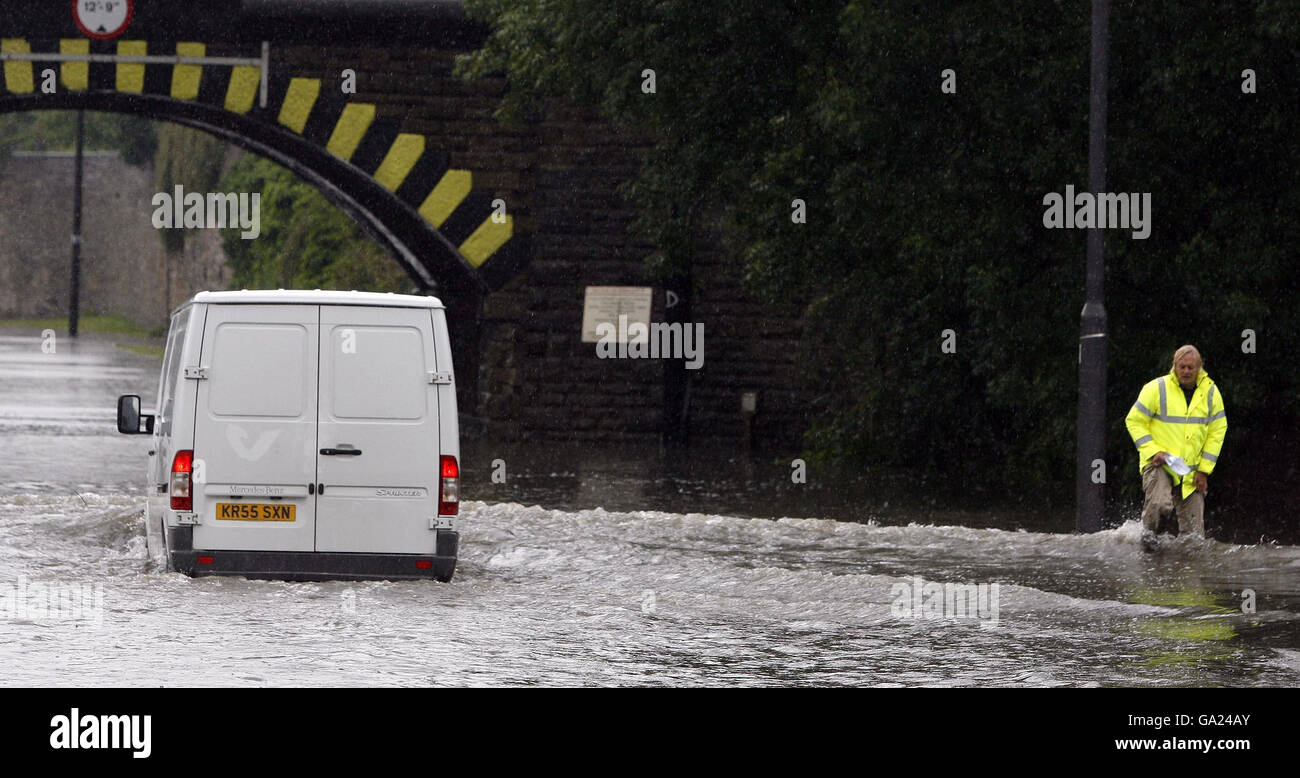 Torrential rain looms hi-res stock photography and images - Alamy