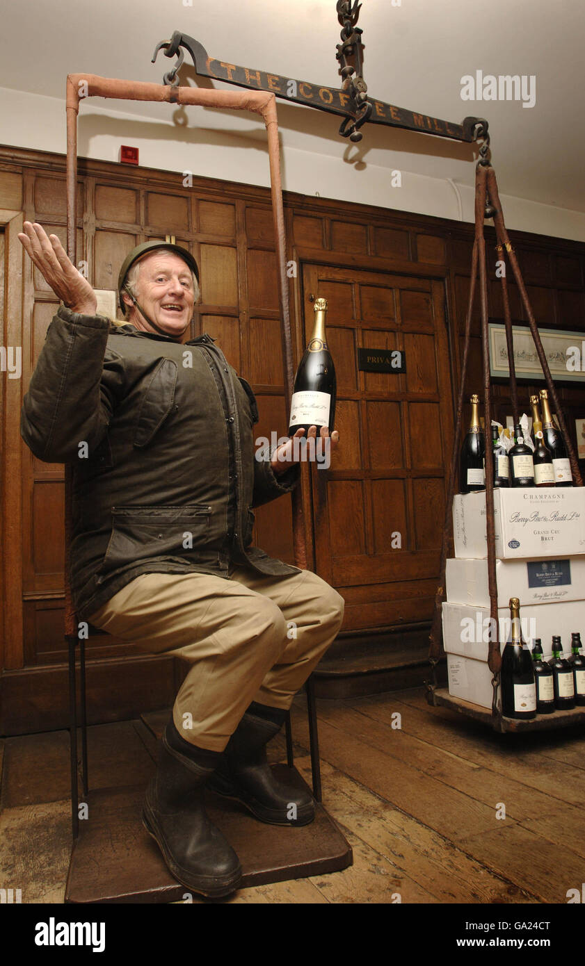 Chris Tarrant Wine photocall - London Stock Photo - Alamy