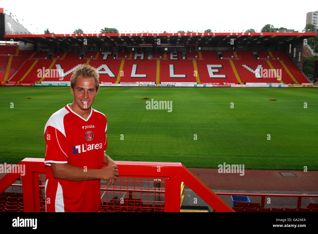 Soccer - Charlton Athletic - Luke Varney Signing - The Valley. Luke ...