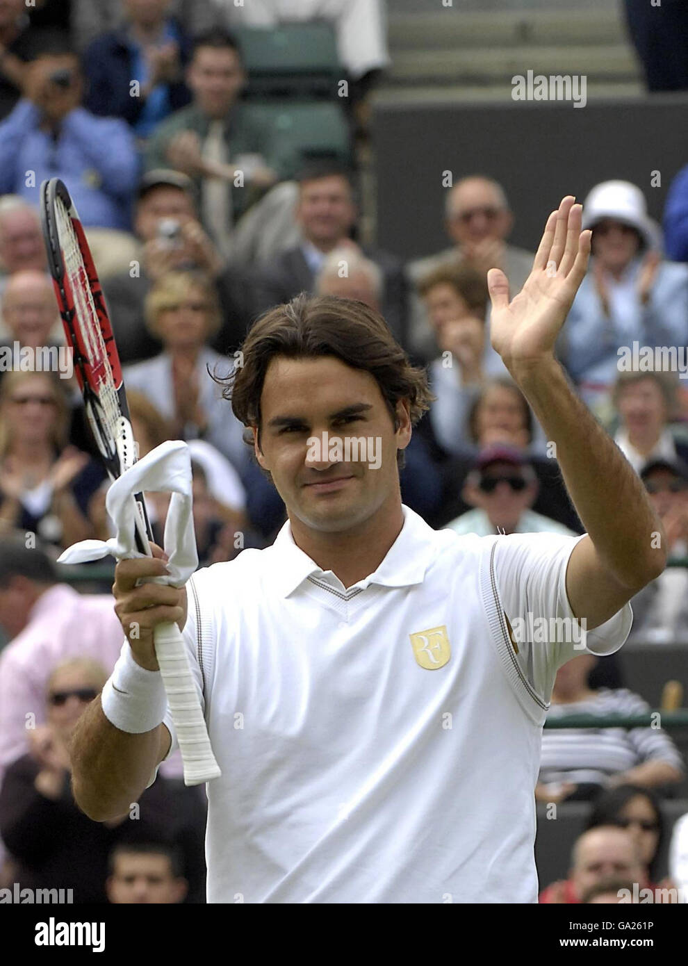 Switzerland's Roger Federer celebrates his win against Argentina's Juan ...