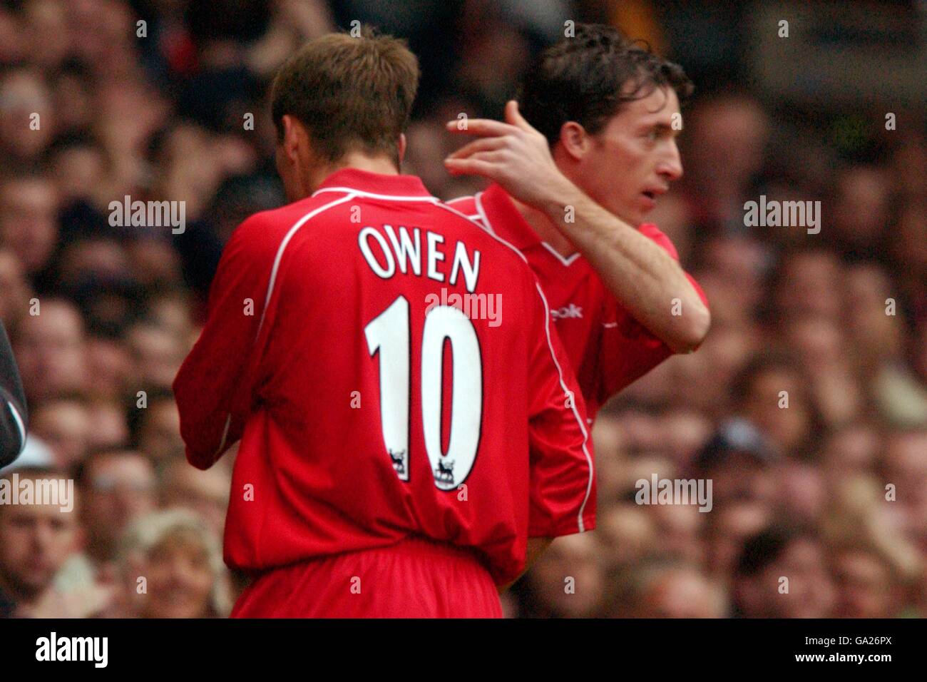 Michael owen l and robbie fowler r hi-res stock photography and images ...