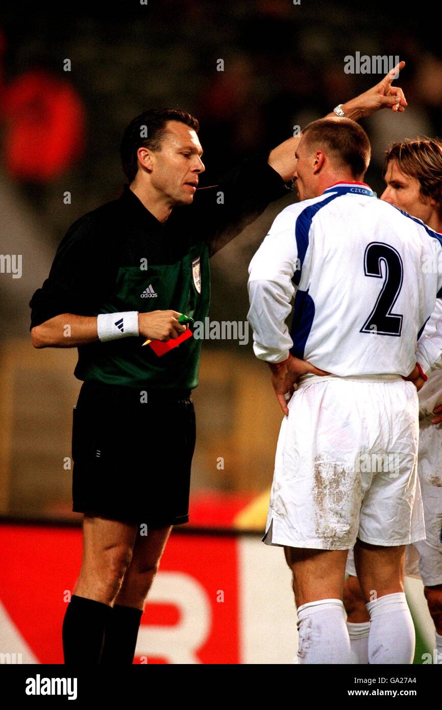 World cup 2002 european playoff hi-res stock photography and images - Alamy