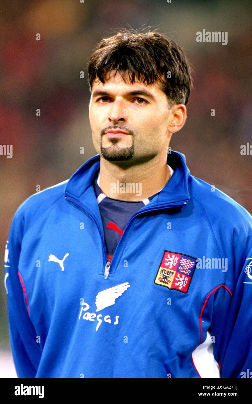 World cup 2002 european playoff hi-res stock photography and images - Alamy