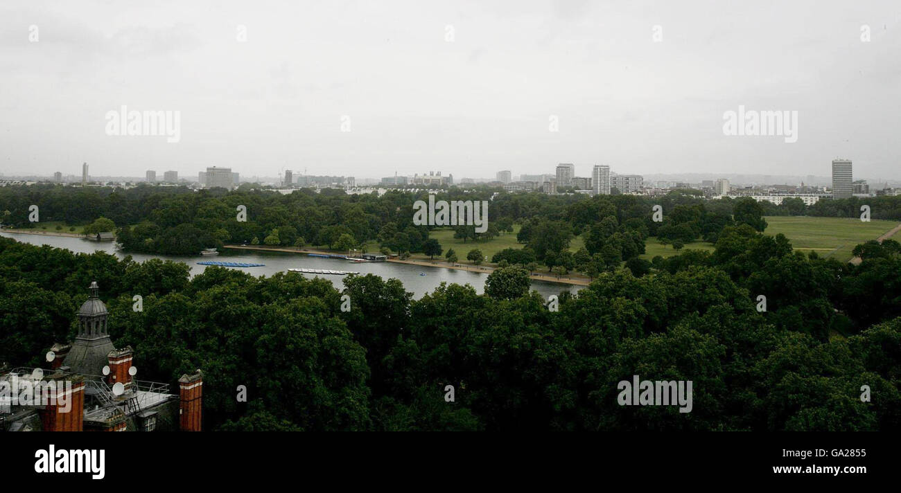 General view of London's skyline from the 17th floor of the Sheraton ...
