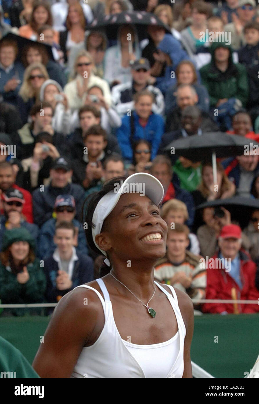 Usas venus williams smiles after her win against akiko morigami hi-res ...