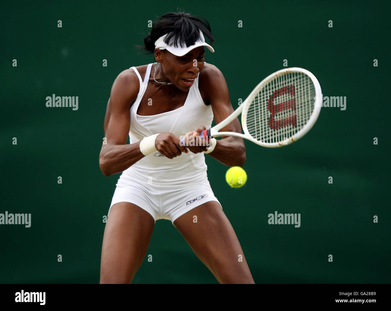 Venus williams in action against akiko morigami hi-res stock ...