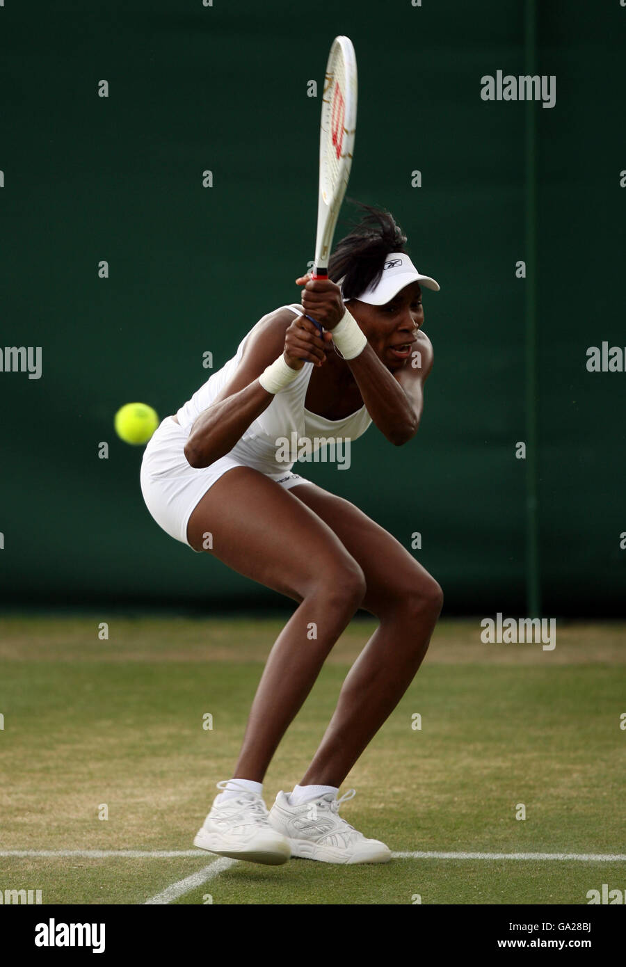 Venus williams in action against akiko morigami hi-res stock ...