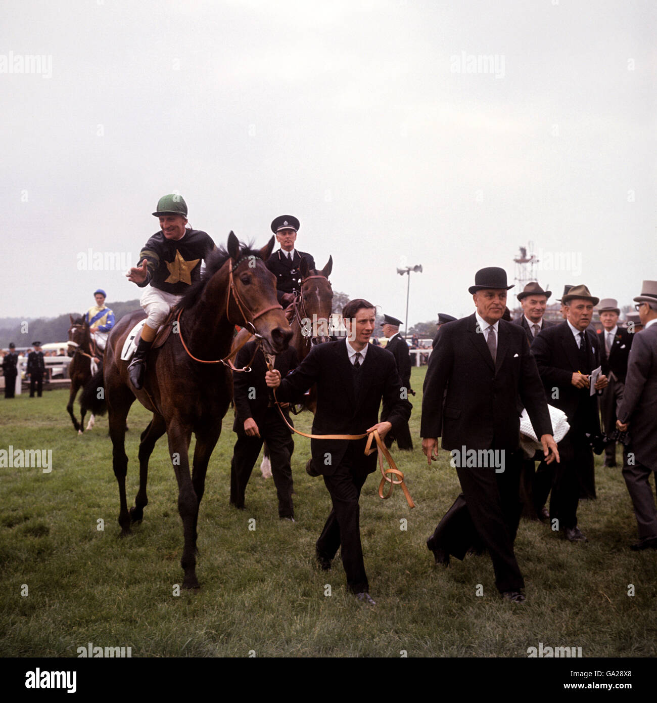 Santa claus horse racing hi-res stock photography and images - Alamy