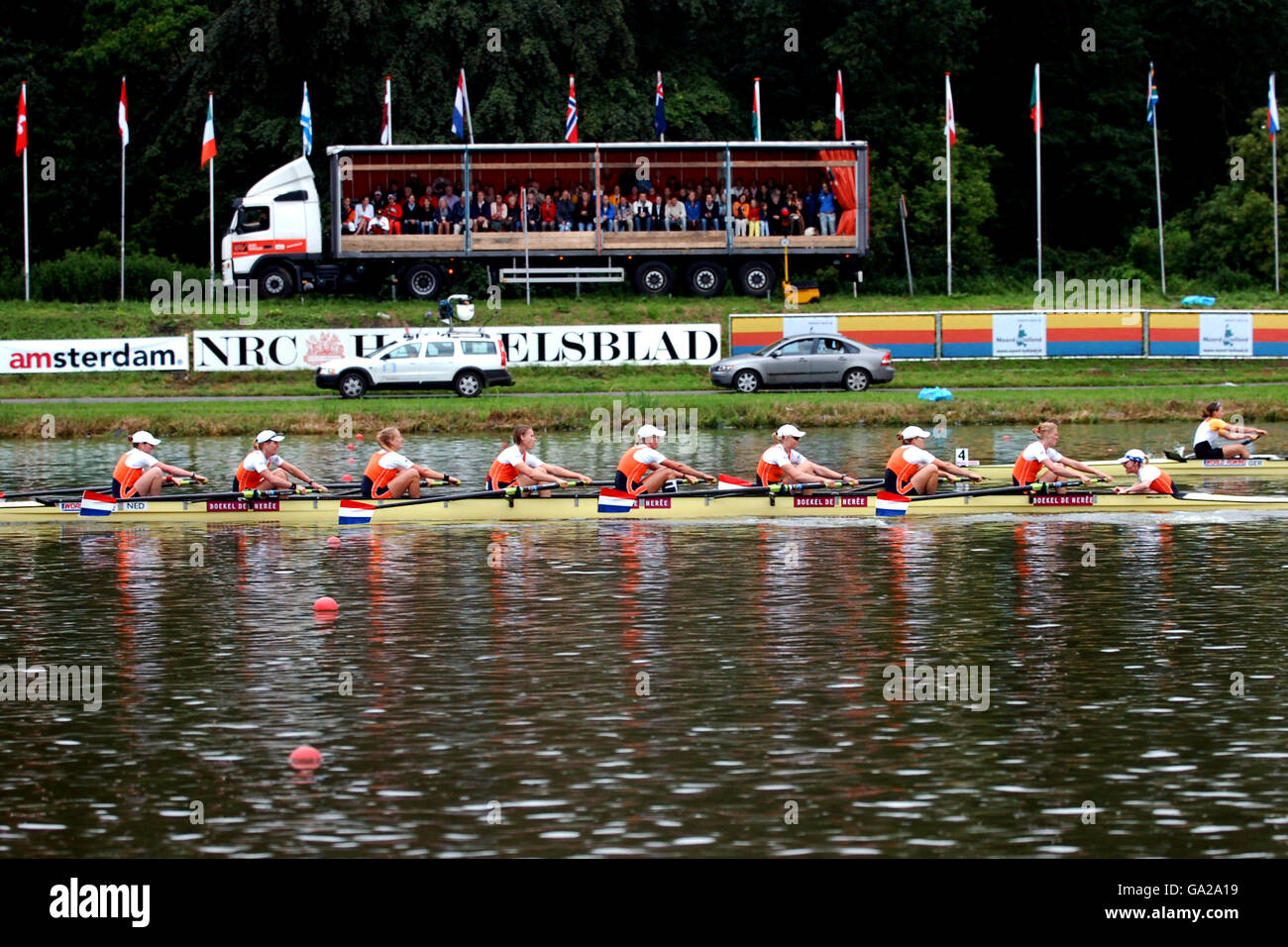 (L-R) Netherland's Femke Dekker, Jacobine Veenhoven, Marlies Smulders ...