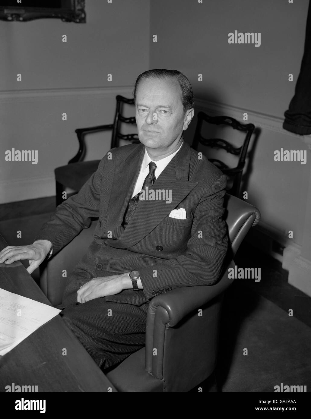 THE ARTS. Sir Kenneth Clark, Chairman of the ITA Stock Photo - Alamy