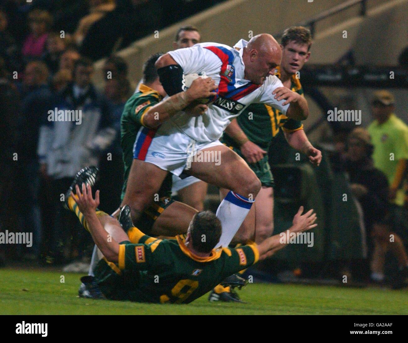 Great Britain's Paul Anderson takes on Australia's defence Stock Photo ...