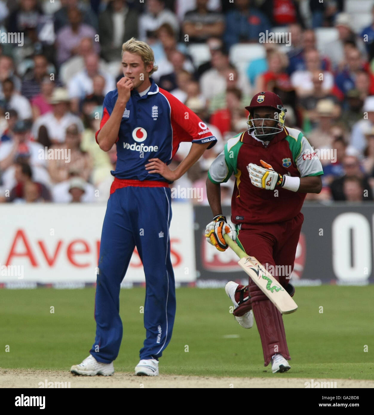 Full length dejection sad england mangpb hi-res stock photography and ...