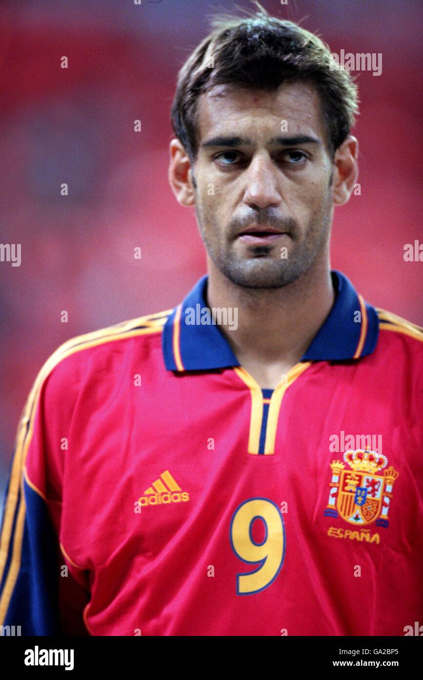 Soccer - World Cup 2002 Qualifier - Group Seven - Spain v Israel ...