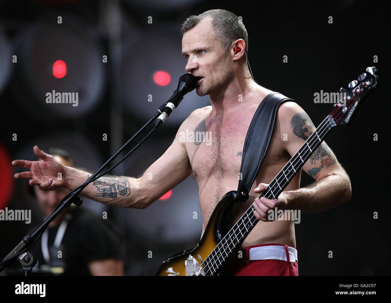 Flea of the red hot chili peppers hi-res stock photography and images ...